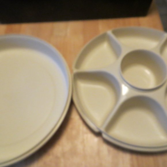 Tupperware | Kitchen | Vintage Tupperware Vegetablechip And ...